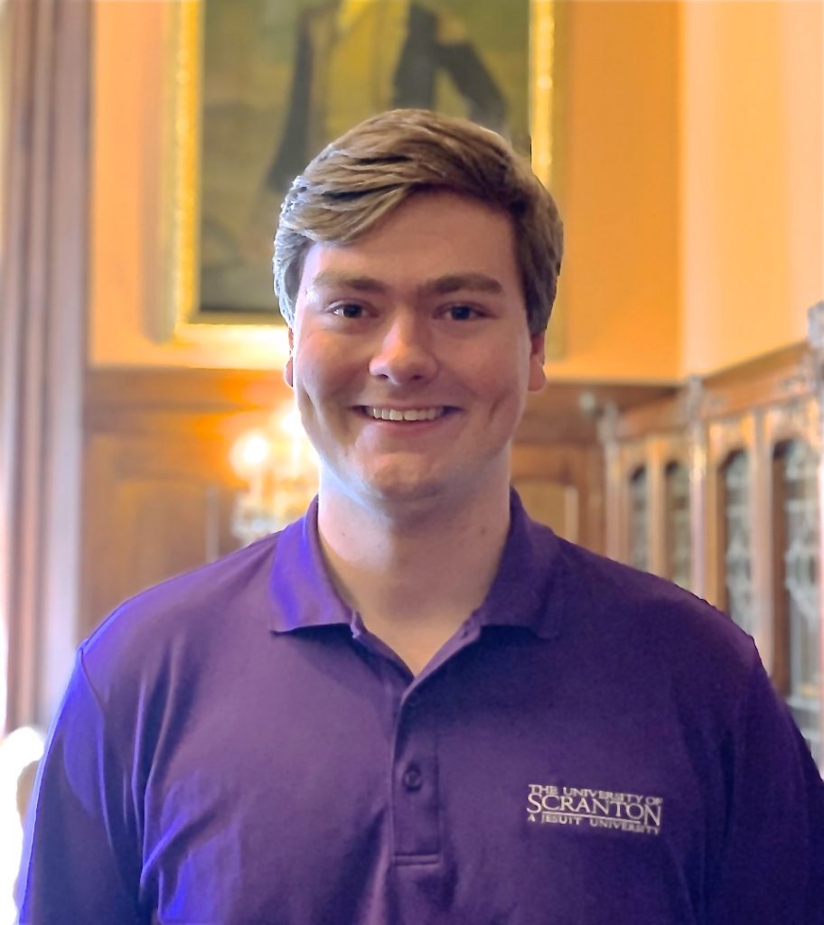 Hunter Smith completes his degree in Physiology and moves to Optometry ...