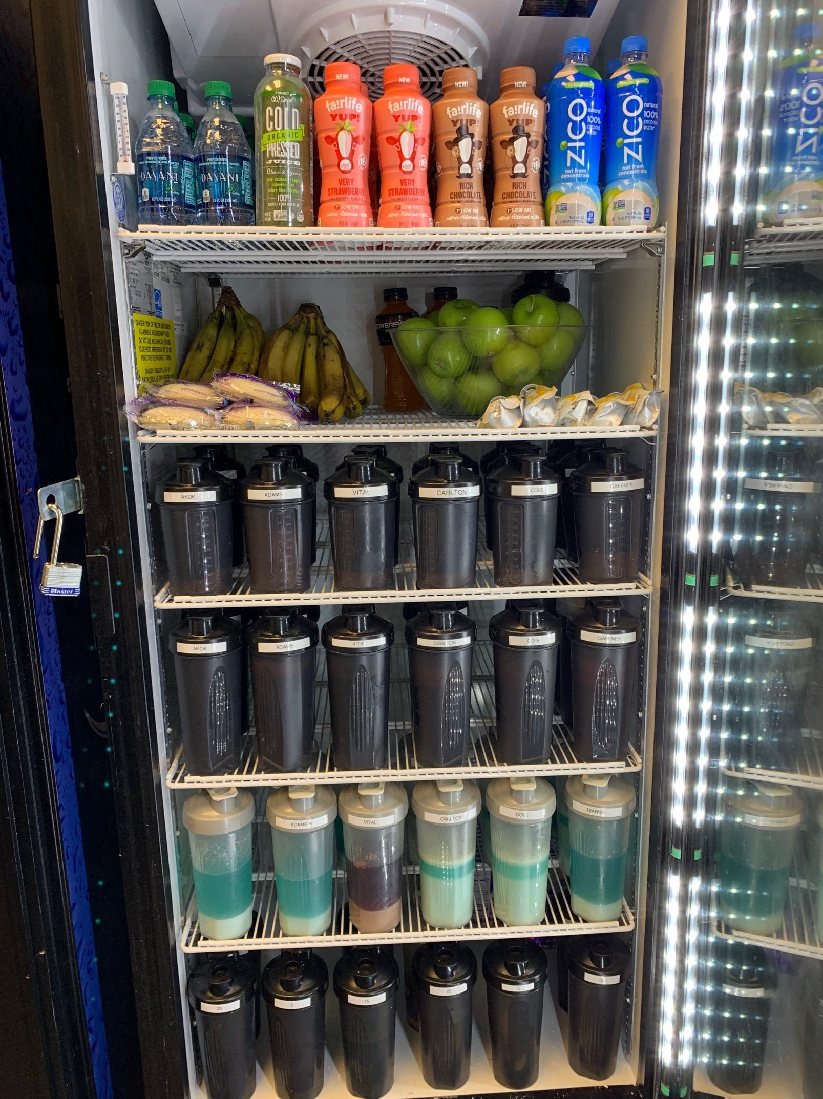 From a Royal to a Husky: A Summer with UConn Basketball – The Royal ...